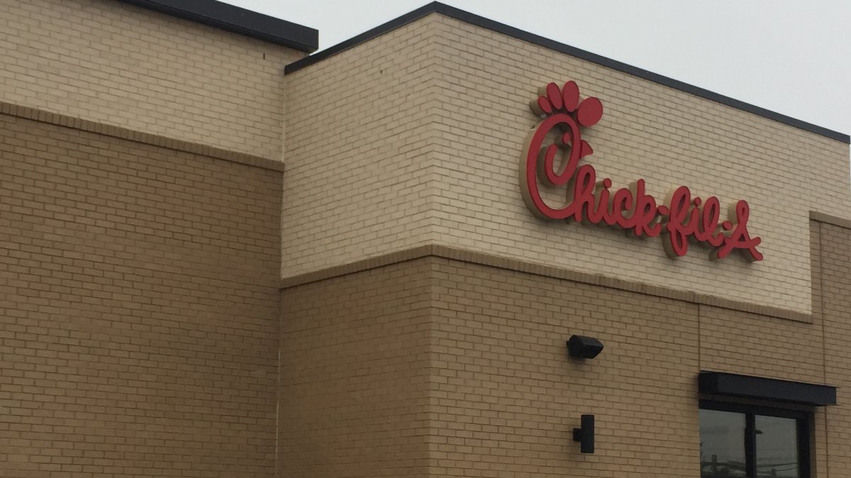 Chik-fil-A Tinseltown gets go-ahead for $1.25 million build-out ...