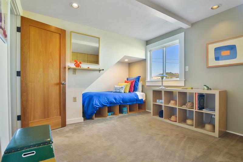 Joan Baez's father's house - Bizwomen