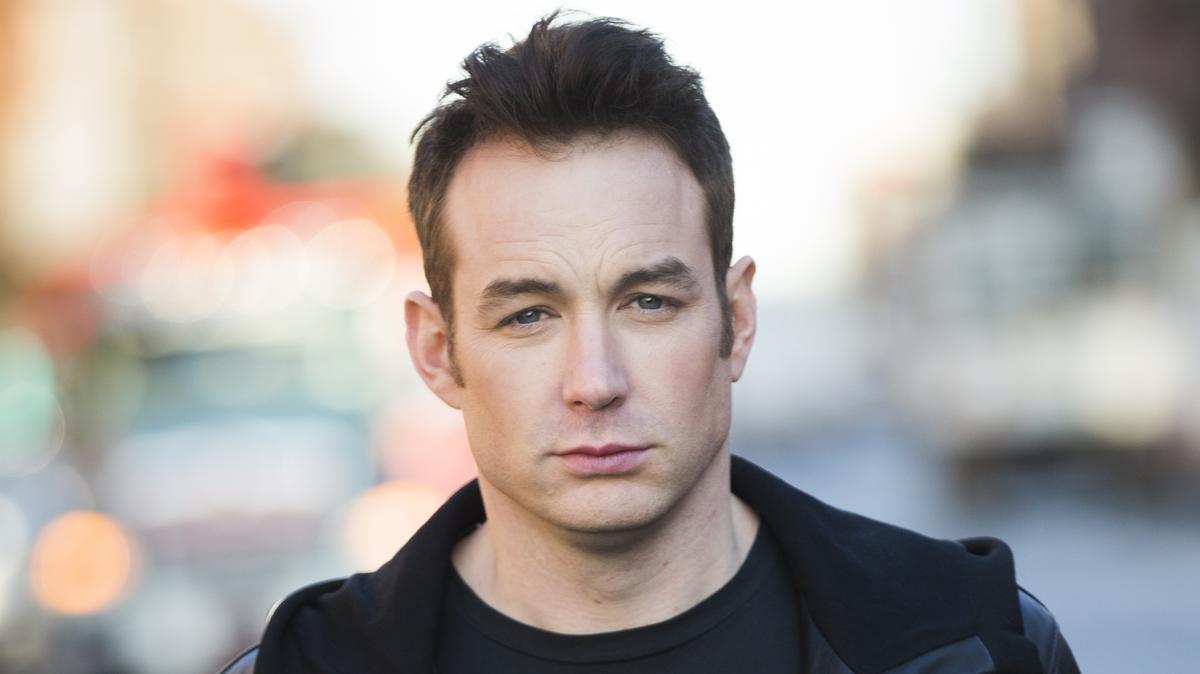 Opera tenor Costello dazzles in debut of recital series - Cincinnati ...