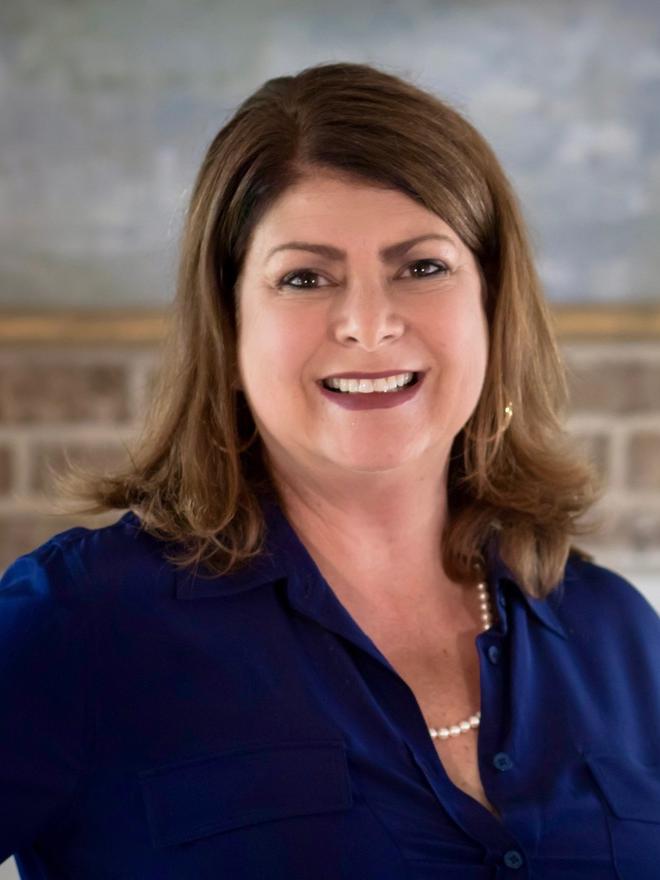 Dawne Davis's Instagram, Twitter & Facebook on IDCrawl