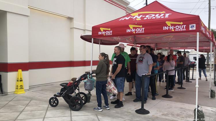 Customers line up for In-N-Out Burger at new Houston-area locations ...