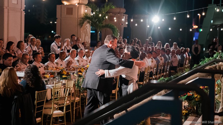 Giving Back: Diamond View hosts Thanksgiving event for first responders ...