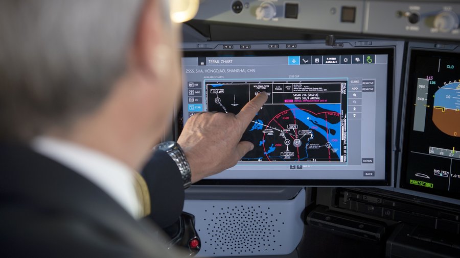 A350 Cockpit Touchscreens (1)