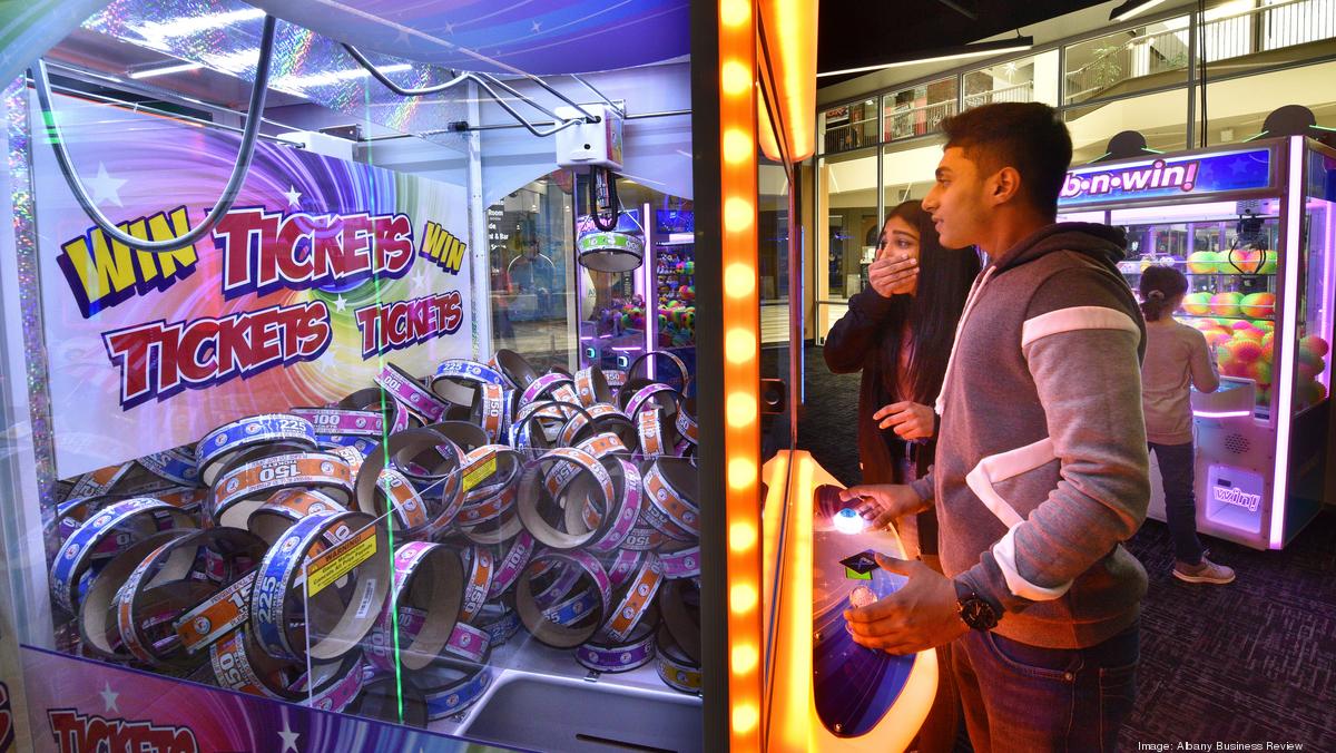 Apex Entertainment opens at Crossgates Mall in former Lucky Strike ...