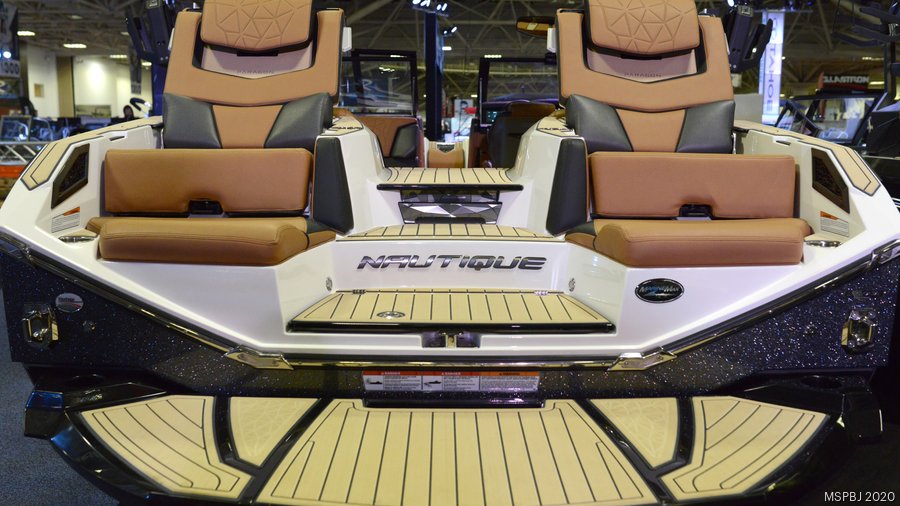 The Minneapolis Boat Show docks in Minneapolis. Expect boats (gallery ...