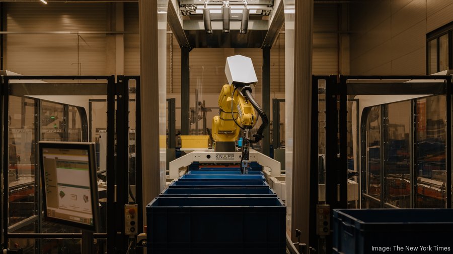 A warehouse robot learns to sort out the tricky stuff - Columbus ...