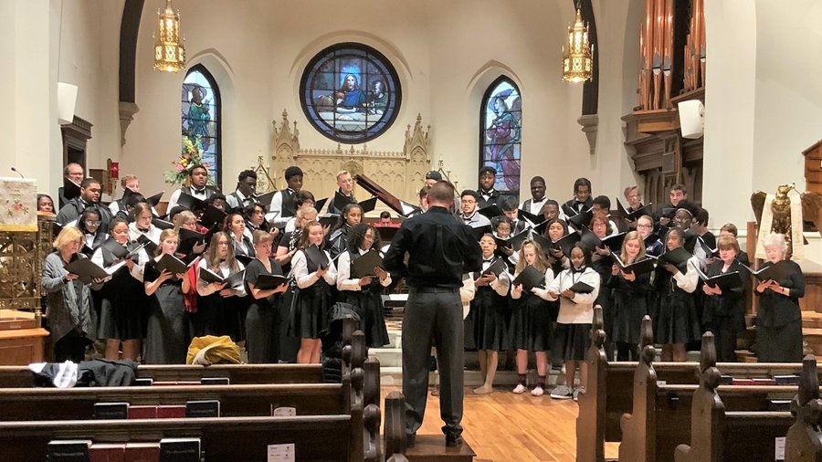 Cincinnati conductor Howard Helvey to lead local singers in his own ...