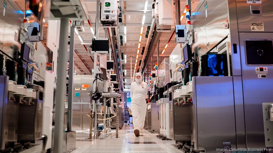 Intel offers a rare peek inside its Arizona production facility ...