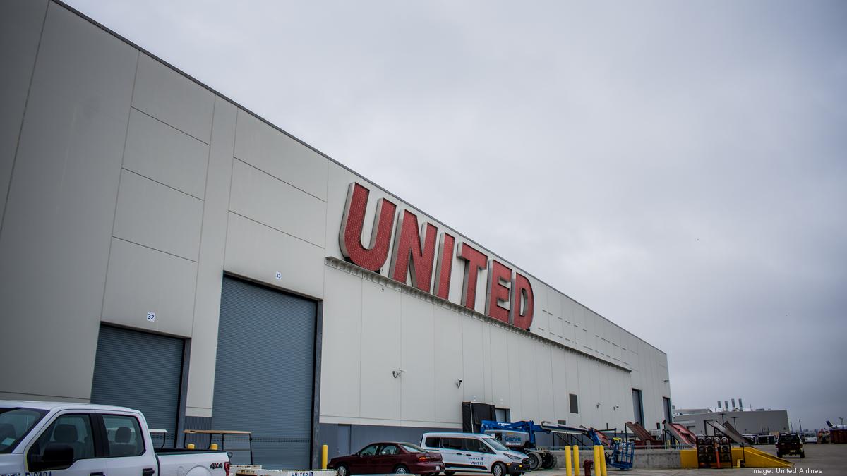 United Airlines resurrects iconic sign - Chicago Business Journal