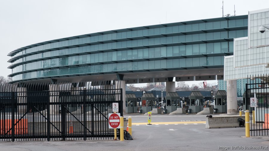 How Canadian-U.S. border reopening has affected traffic trends at ...