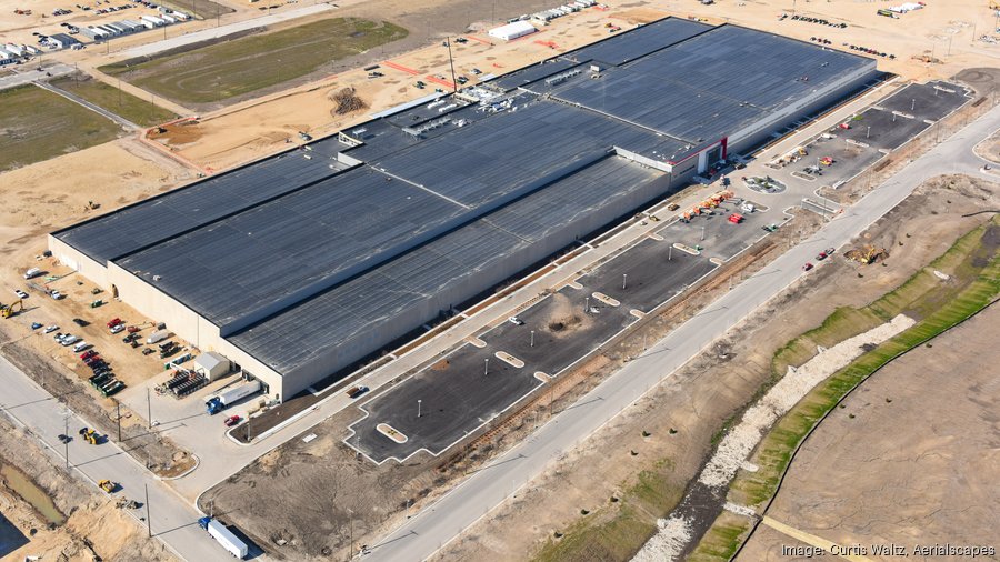 See latest Foxconn construction as project continues during pandemic ...