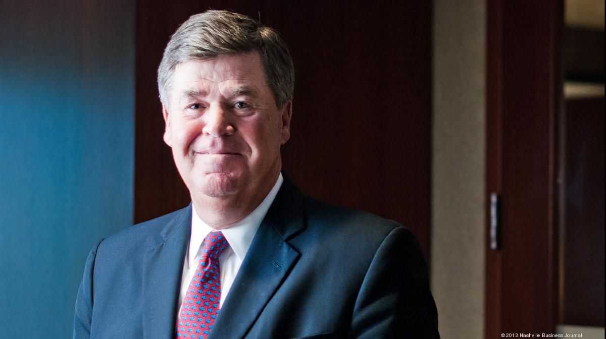 Cushman & Wakefield (NYSE: CWK) real estate brokerage shares 6 key ...