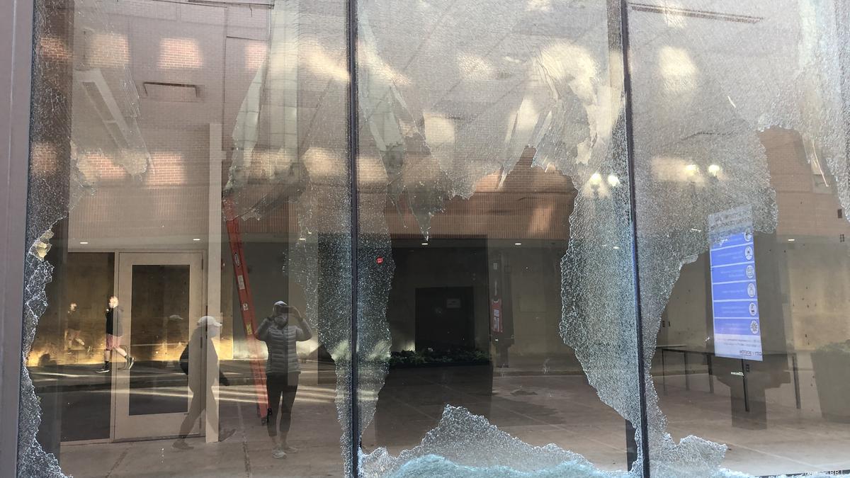 Peaceful protests give way to violence in Boston on Sunday - Boston ...