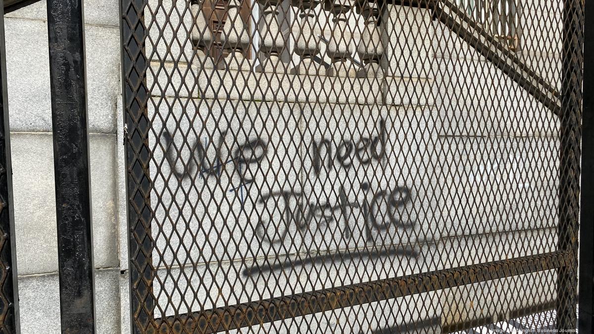 'Non-scalable' fence to go up outside White House ahead of election ...