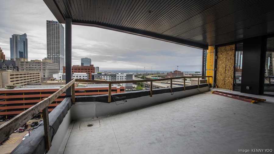 Downtown Milwaukee's Huron Building will be done two months early ...