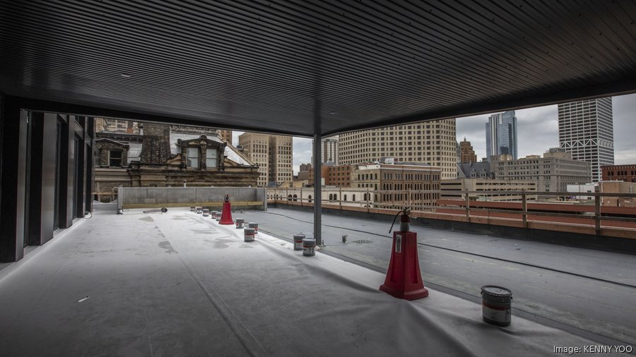 Downtown Milwaukee's Huron Building will be done two months early ...