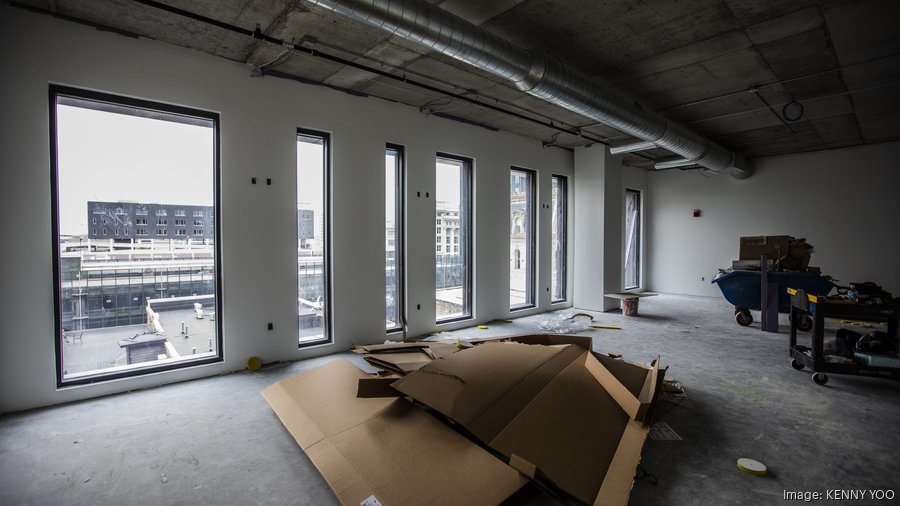 Downtown Milwaukee's Huron Building will be done two months early ...