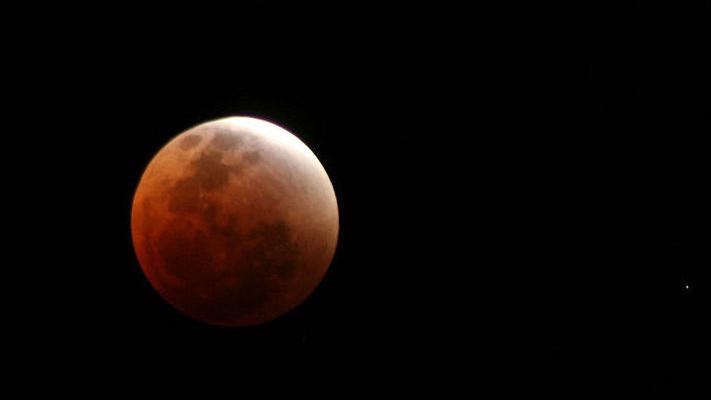 DC Inno - How to View the 'Blood Moon' Eclipse From DC Monday Night