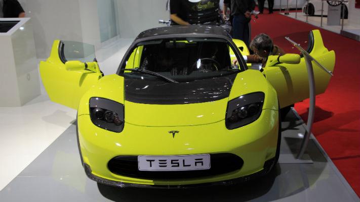 DC Inno - Tesla Offers Drivers a Warranty to Infinity