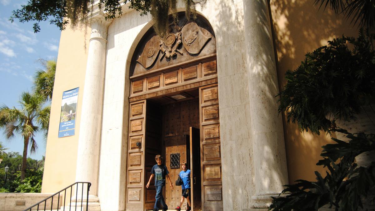 Bloomberg ranks Rollins College's MBA program in U.S. top 20 - Orlando ...