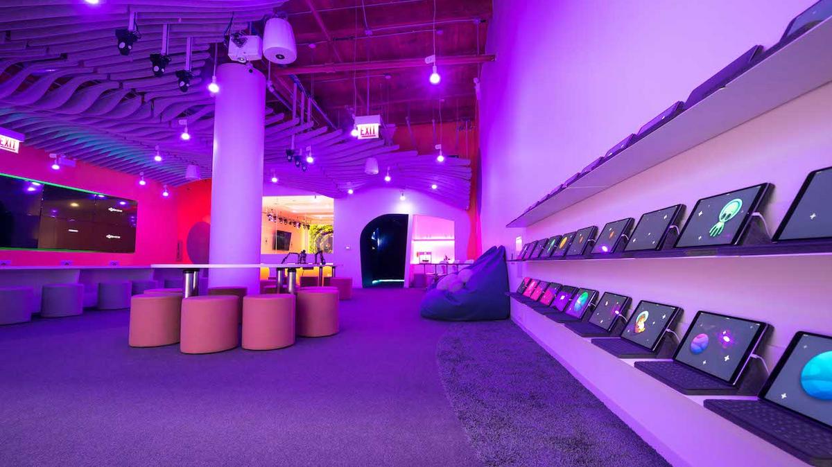 Go Inside Startup Codeverse's Hackable Classroom - Chicago Business Journal