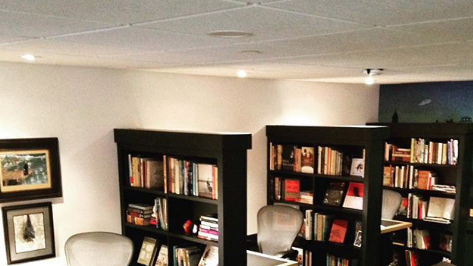 Rhode Island Inno - Office Envy: Desktop Notes with What Cheers Writers ...