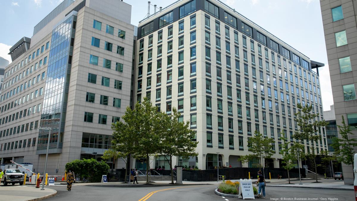 Moderna receives $1.1B in deposits for Covid vaccine - Boston Business ...