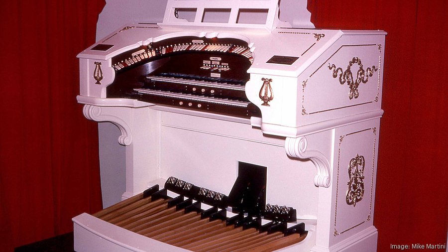 Wurlitzer organ, radio show LPs in need of new homes - Cincinnati ...