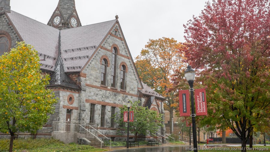 UMass says student financial aid rises to $395M - Boston Business Journal