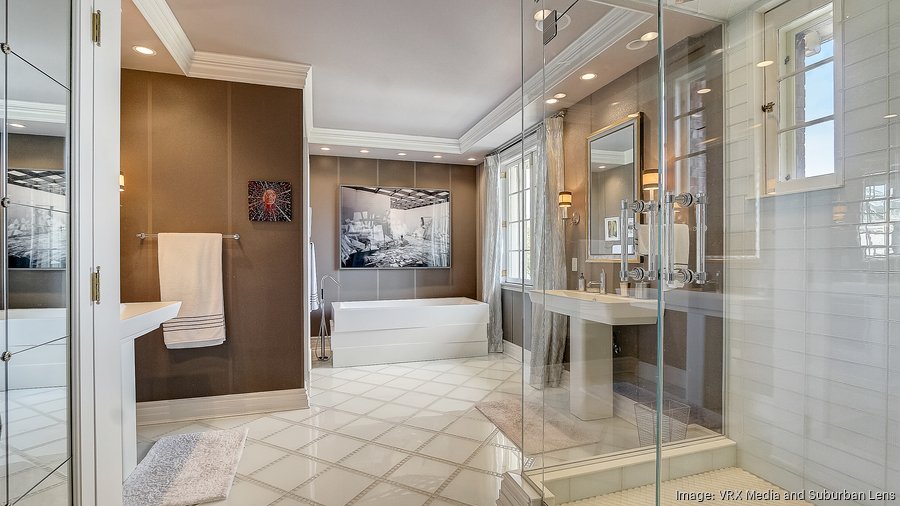 Milwaukee philanthropist Andy Nunemaker puts his home, the Vogel ...