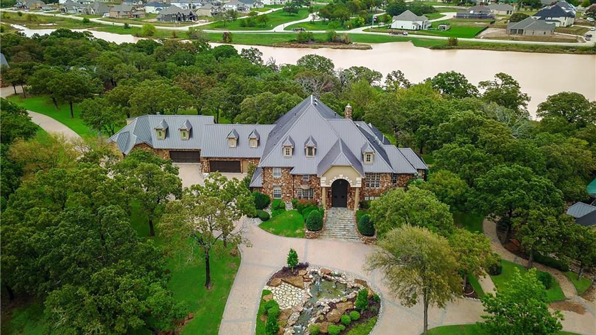 Mark Cuban’s brother-in-law Neal Hawks’ estate, a sports lover's ...