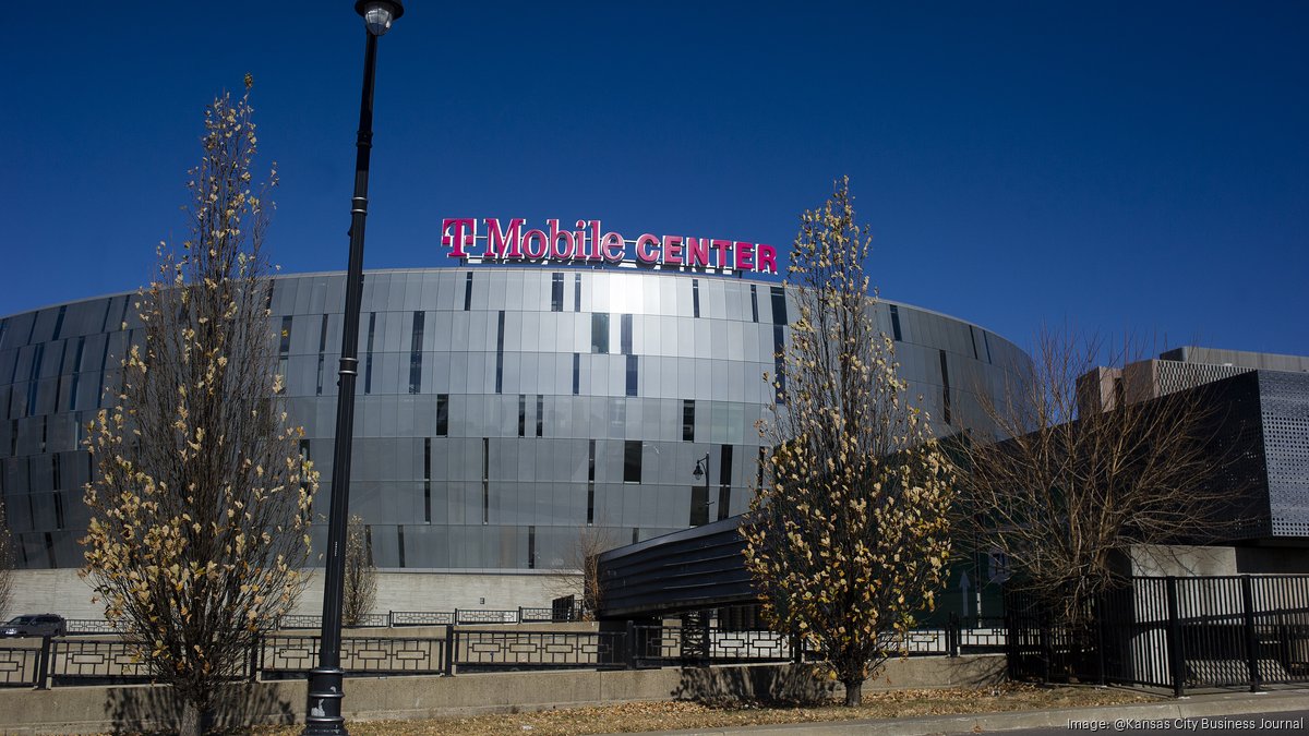 Of 2025's top 10 concert tours, only one performed in KC - Kansas City ...