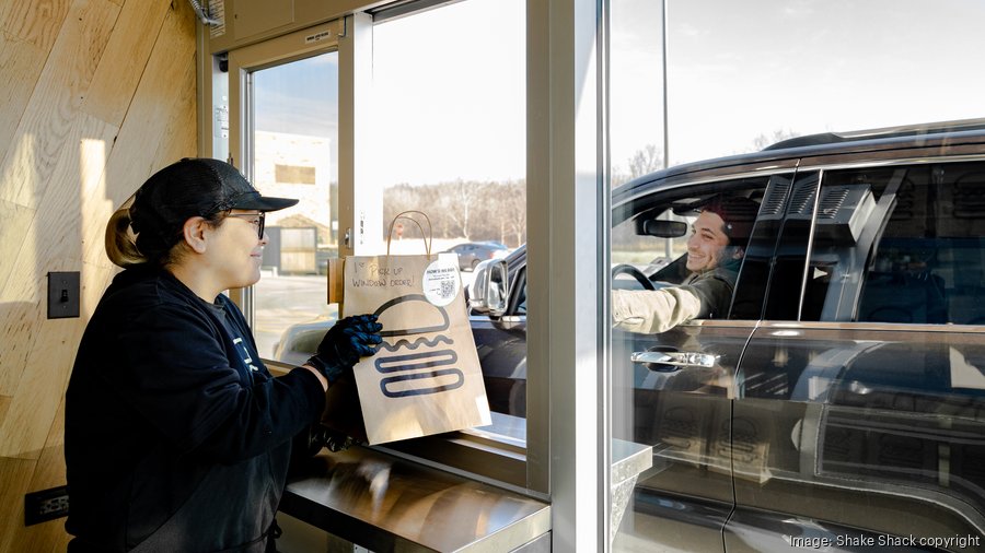 Quick-serve restaurants including Shake Shack and Panera thrive in ...