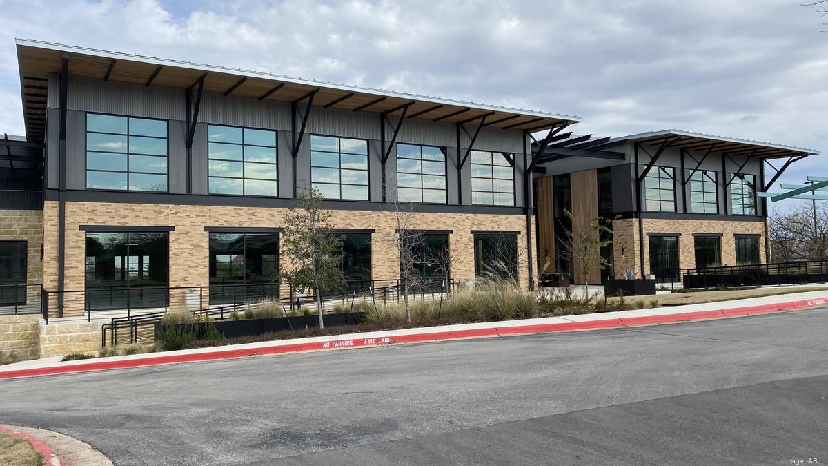 Sources: Buzzy fitness company F45 lands at Penn Field in S. Austin ...
