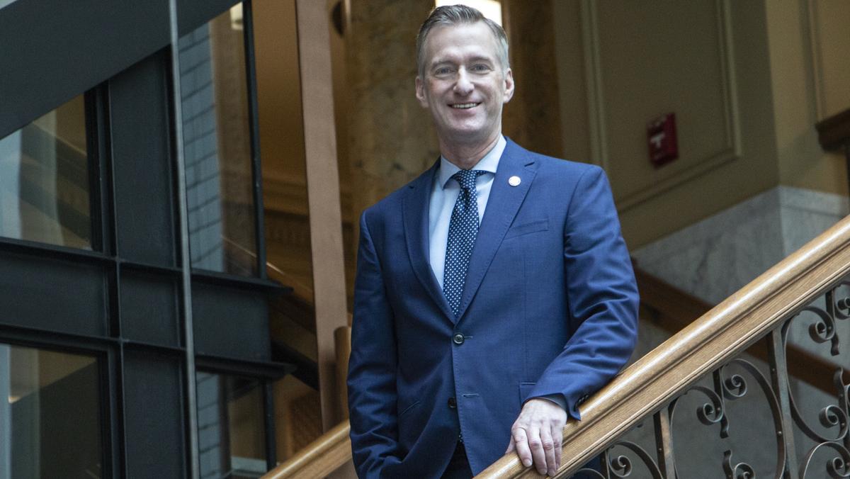 Portland city workers to work half-time in-person, mayor says ...