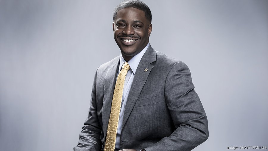 Milwaukee County Executive David Crowley and Milwaukee Mayor Cavalier ...