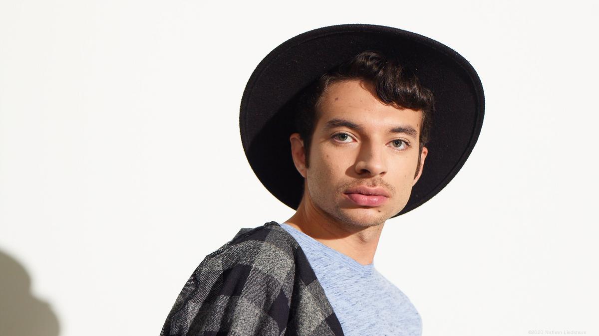 'Project Runway' contestant Alan Gonzalez finds success in new mask ...