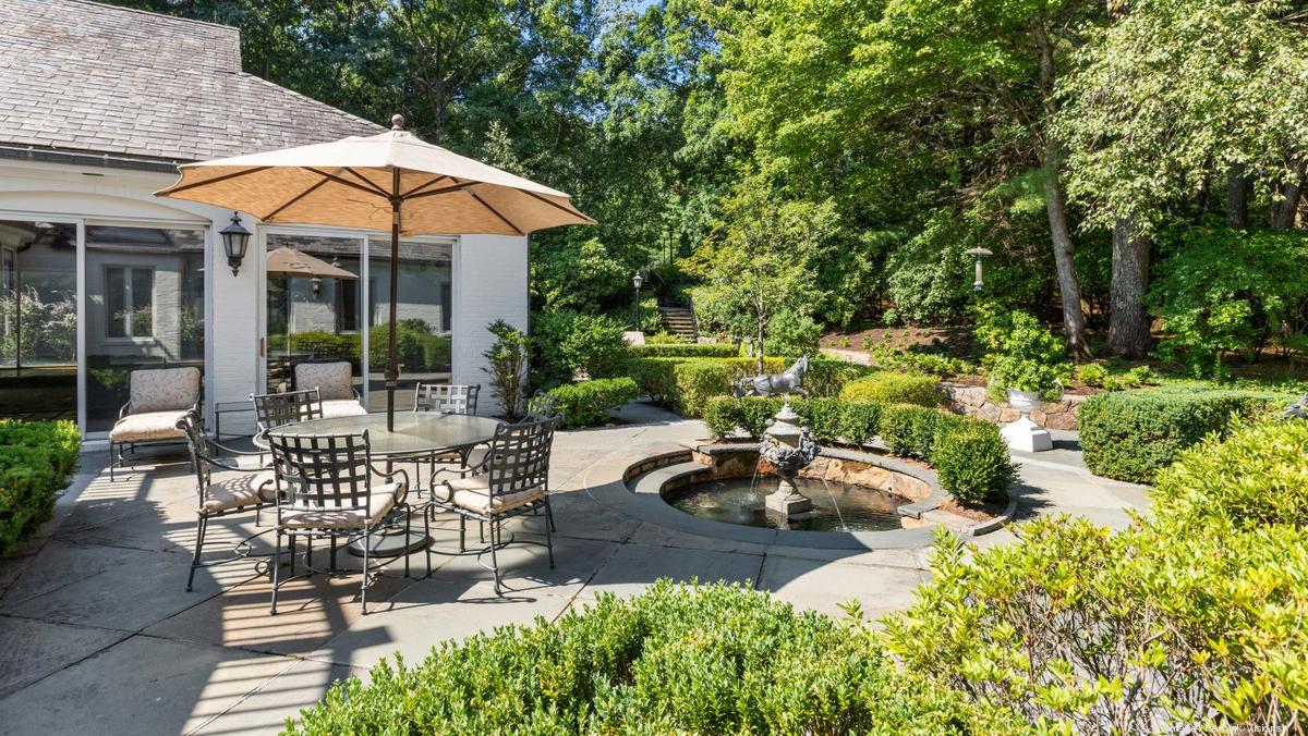 Weston Estate Next To Reservoir Hits Market For 7 5M Boston weston-estate-next-to-reservoir-hits-market-for-7-5m-boston