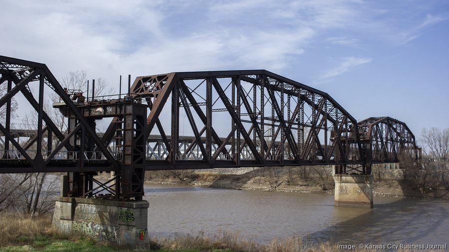 UG committee recommends agreement to revamp historic Rock Island Bridge ...