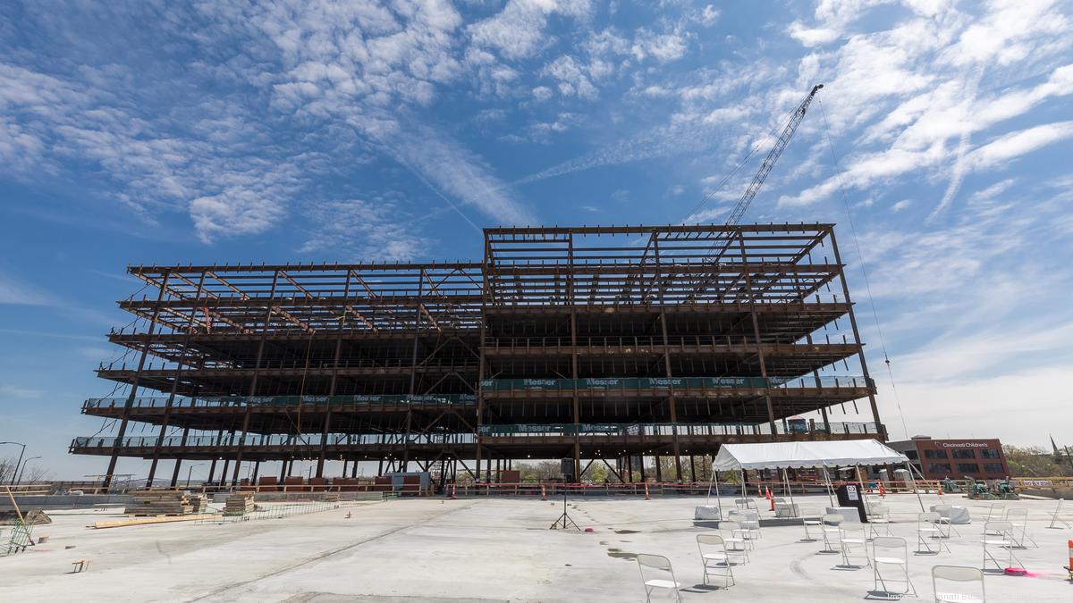UC’s Digital Futures Building topped off in Uptown: PHOTOS - Cincinnati ...