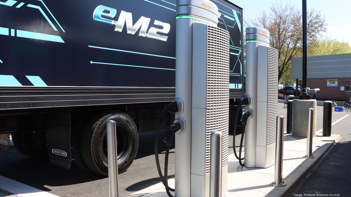 Daimler, PGE (NYSE: POR) open Electric Island, first truck-ready public ...