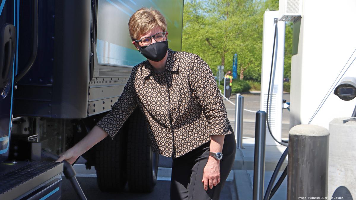 Sen. Wyden, PGE's Maria Pope: the case for the Clean Energy for America ...