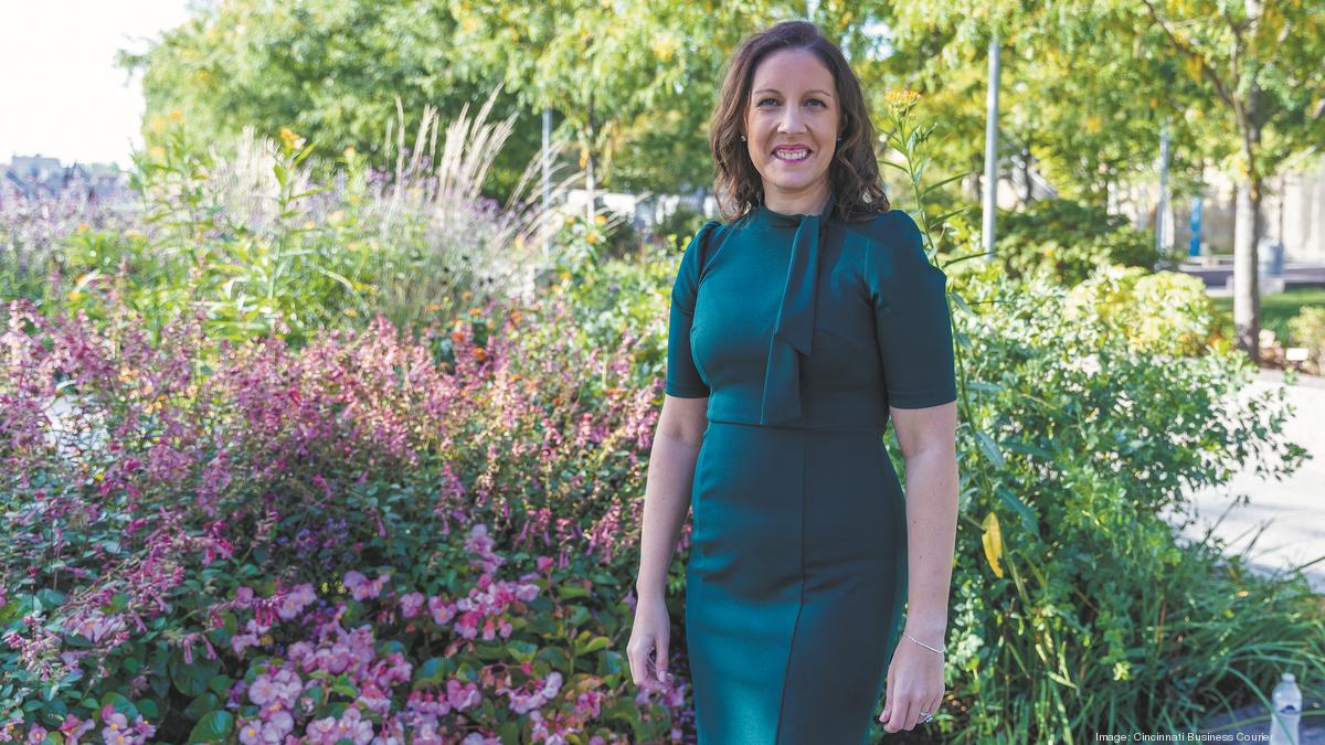 Kroger Co.'s Erin Rolfes once had sights set on Broadway - Cincinnati ...