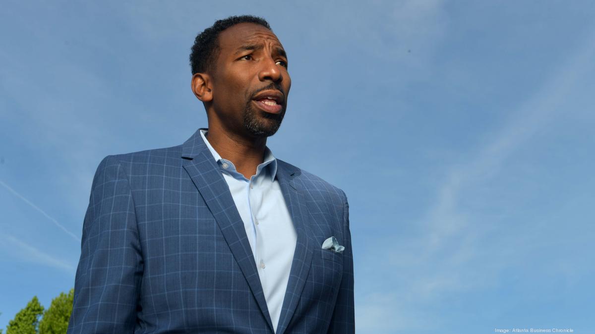 Andre Dickens, Greg Fenves, Carol Tome and Marty Flanagan give thanks ...