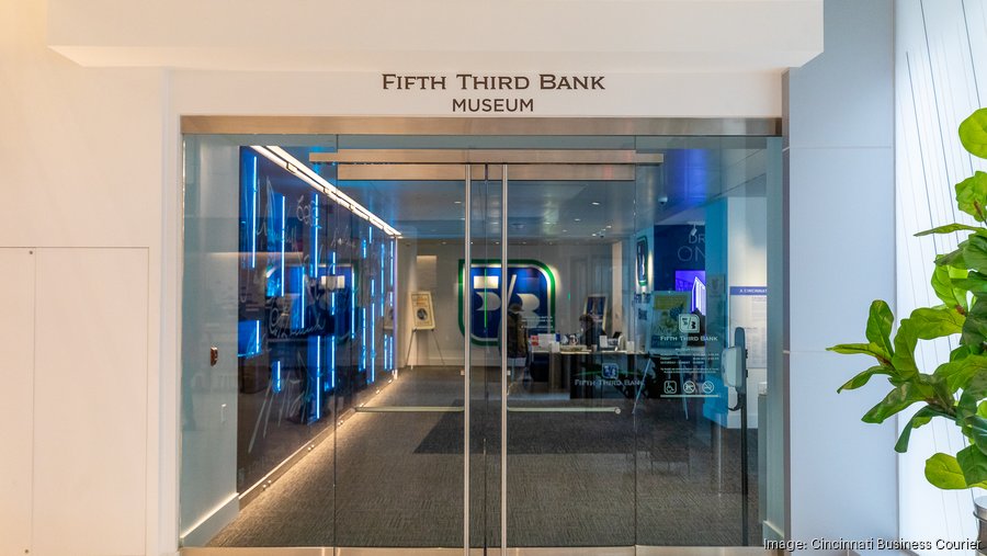 Fifth Third completes massive Fountain Square lobby remodeling ...