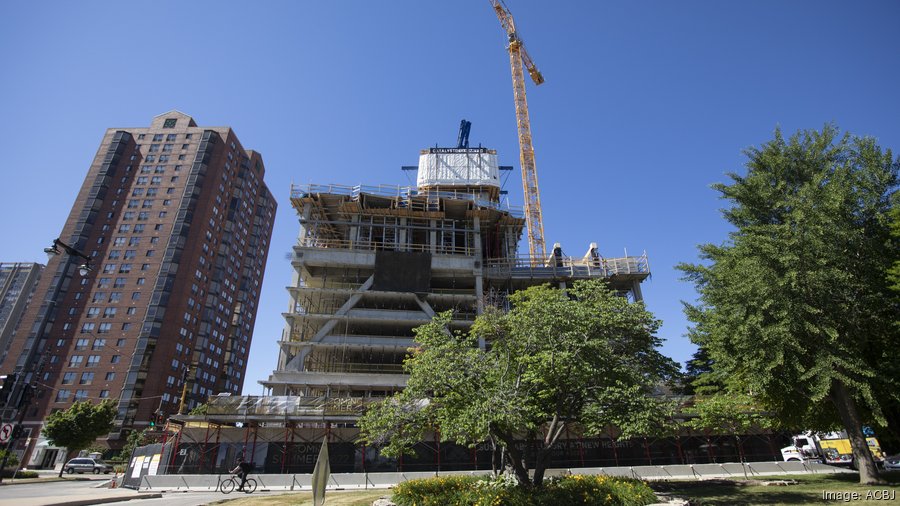 Ascent tower's timber structure begins to rise in downtown Milwaukee ...