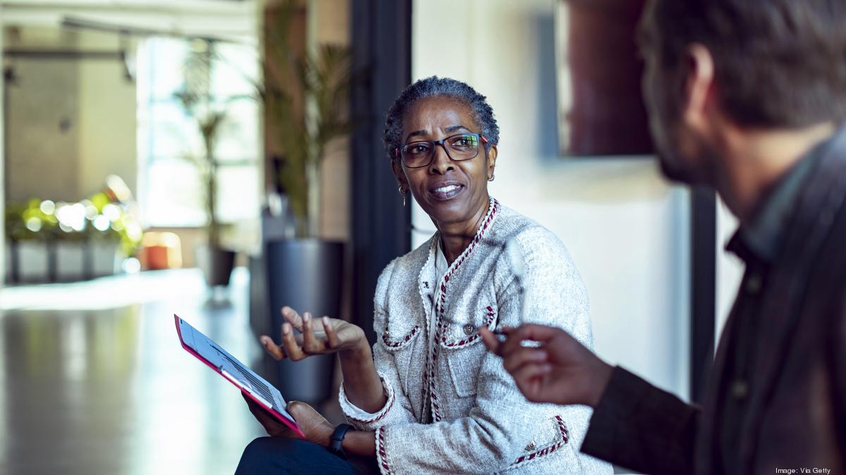 Mediocre men succeed in financial world while women are scrutinized ...