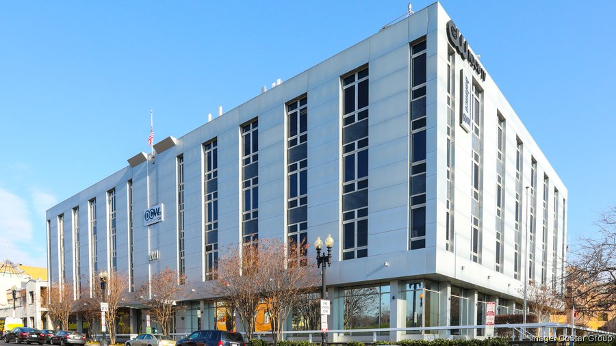 Partnership for Public Service signs on at Hamilton Square - Washington ...