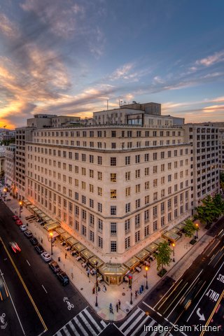 Partnership for Public Service signs on at Hamilton Square - Washington ...