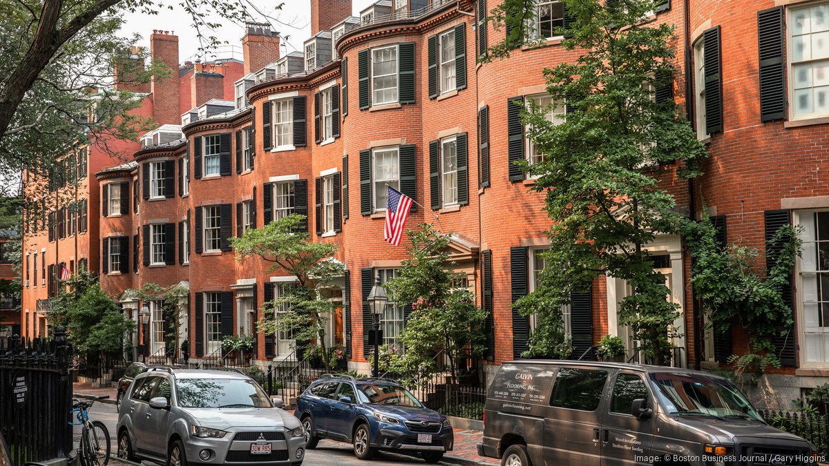 Brookline leads Massachusetts with $2.68M median home price - Boston ...